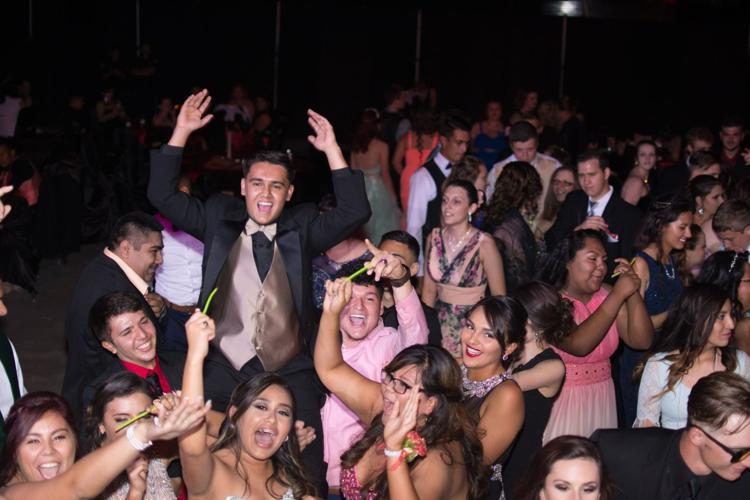 DeSoto rolls out the red carpet for this year’s prom | News Archives ...