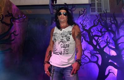 How Slash makes scary soundtracks for Universal Horror Nights mazes ...
