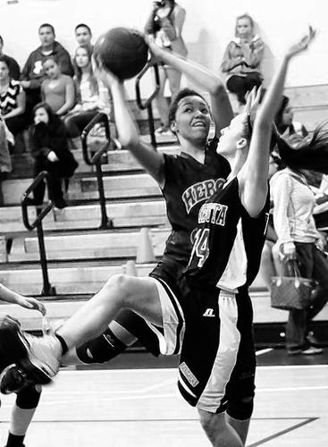 HCMS girls take on Sarasota | News Archives | yoursun.com