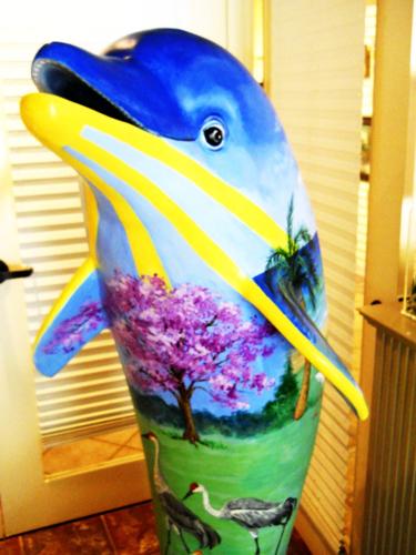 Painted dolphin arrives at Venice Art Center | News Archives | yoursun.com