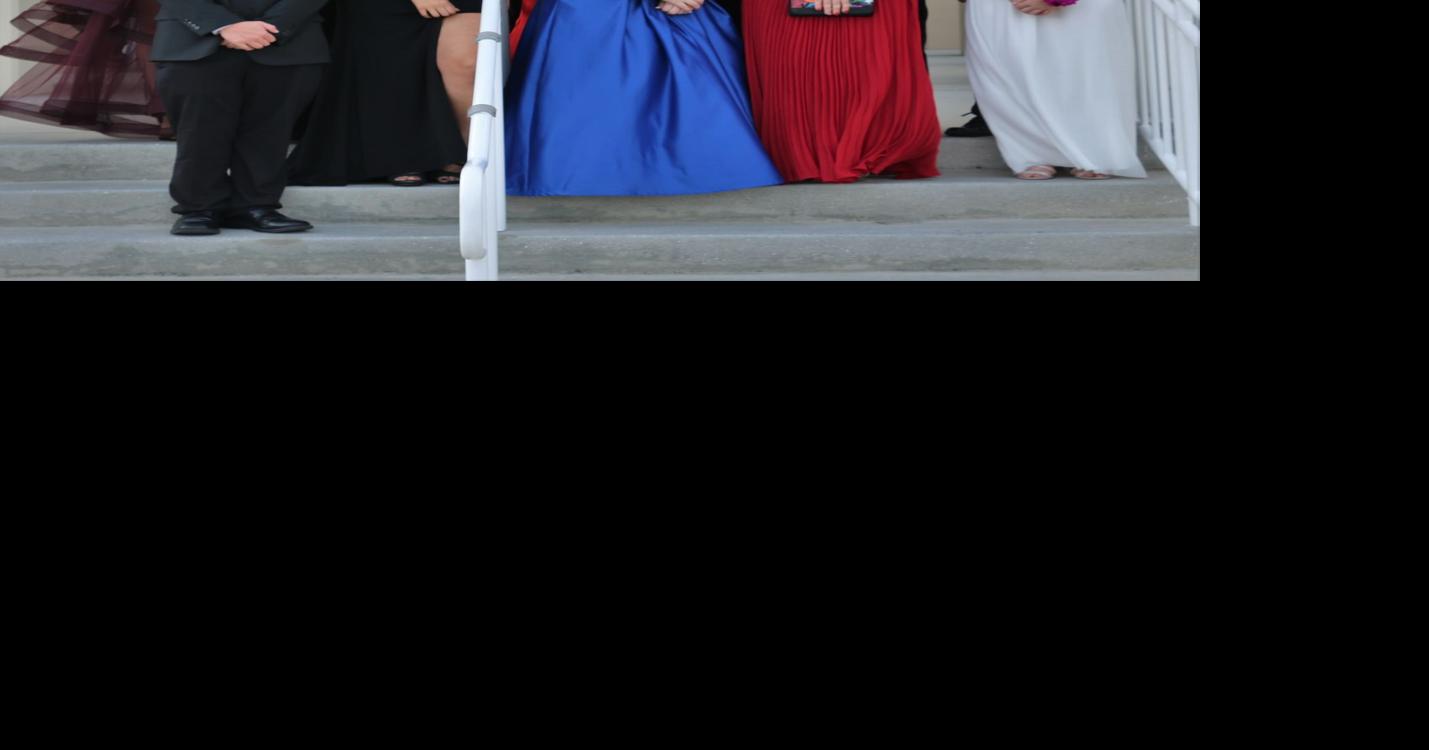Port Charlotte Prom: ‘A Night to Remember’ | News Archives | yoursun.com