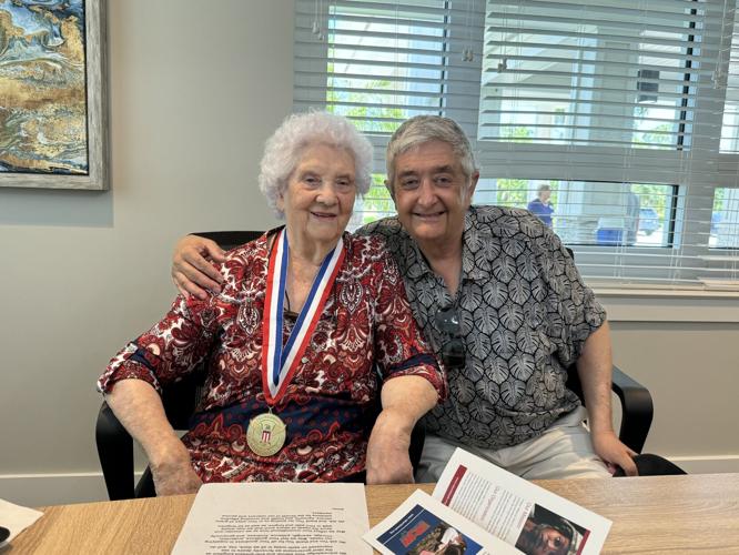 Woman, 94, lauded by president for helping others | News | yoursun.com