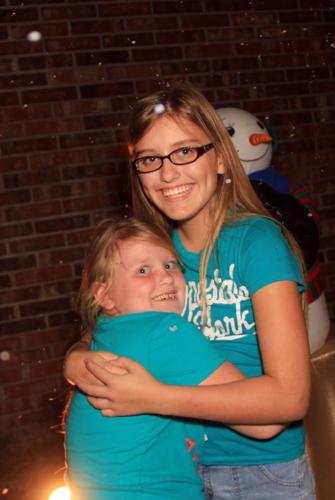 Murdock Middle School hosts Holiday Night | News Archives | yoursun.com