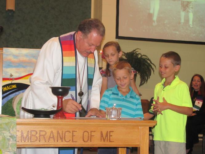 Pastor moves on to new chapter in life | News Archives | yoursun.com