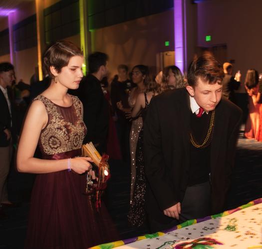 Port Charlotte High School Prom goes 'Mardi Gras' | Daily Break ...