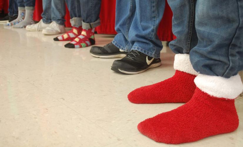 Show chorus serenades businessmen at Avon Park chamber luncheon ...