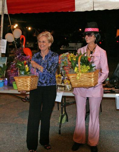 Food, friends and fists full of cash | Newsarchives | yoursun.com