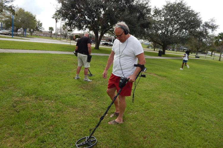 Highlands Hunters metal detecting meeting | Newsarchives | yoursun.com