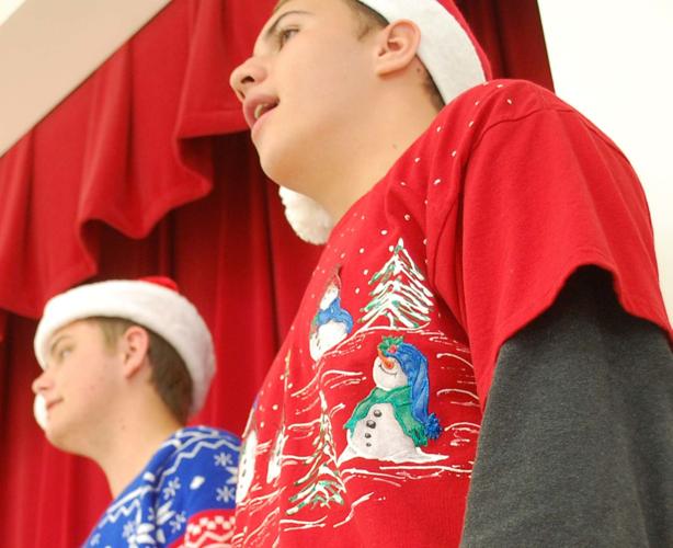 Show chorus serenades businessmen at Avon Park chamber luncheon ...