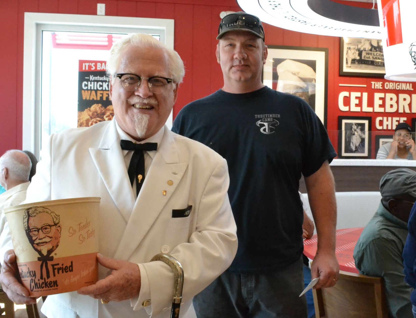 Col. Sanders visits Arcadia, 04/25/19 | Community News Briefs | yoursun.com