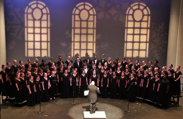 Choirs combine for festive concert | News Archives | yoursun.com