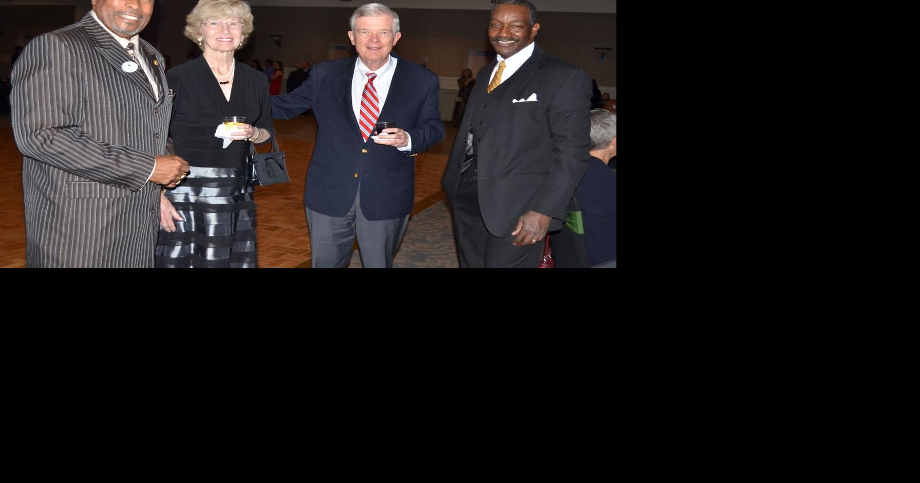 Charter system gala draws more than 250 | Newsarchives | yoursun.com