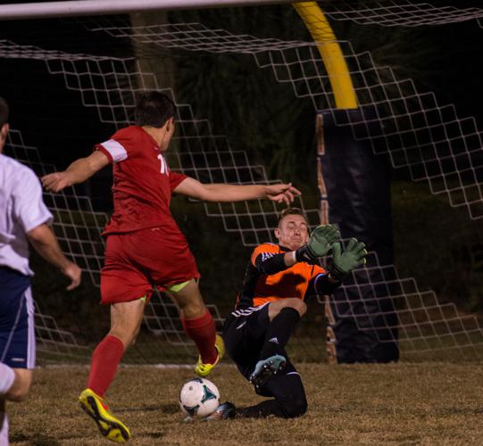 An early-season struggle | News Archives | yoursun.com