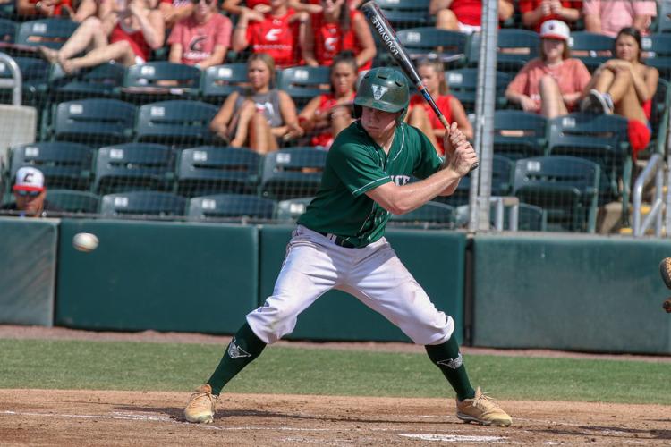 Venice baseball keeps the path to a state title open as it rallies from ...