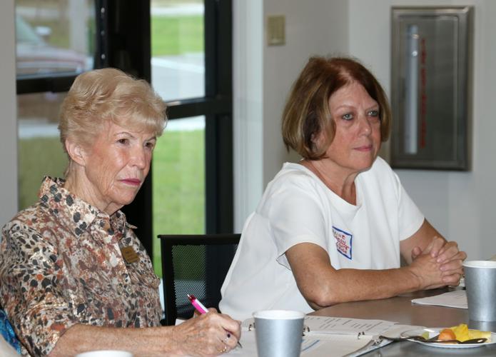 ‘Friends’ meet at Shannon Staub library | News Archives | yoursun.com
