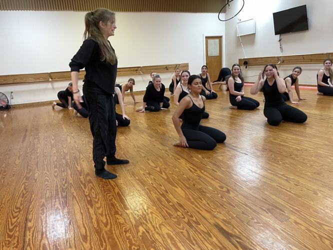 Broadway choreographer visits Venice dance studio | Arts Entertainment ...