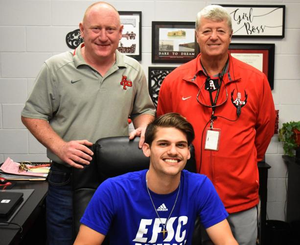 Leech signs with Titans | Sebring | yoursun.com