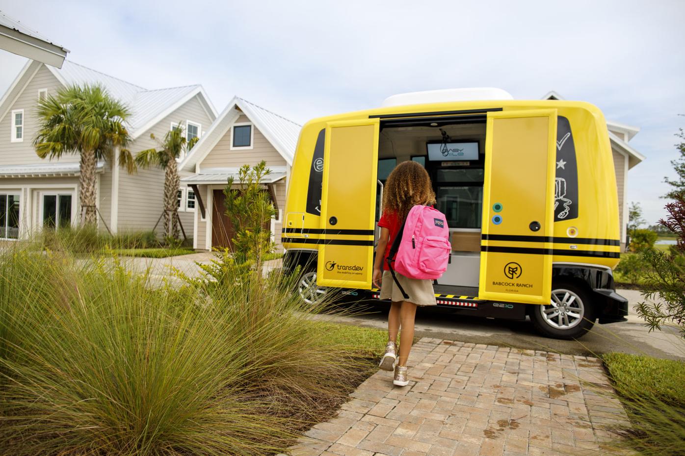 Neighborhood school unveils self-driving school buses | News | yoursun.com