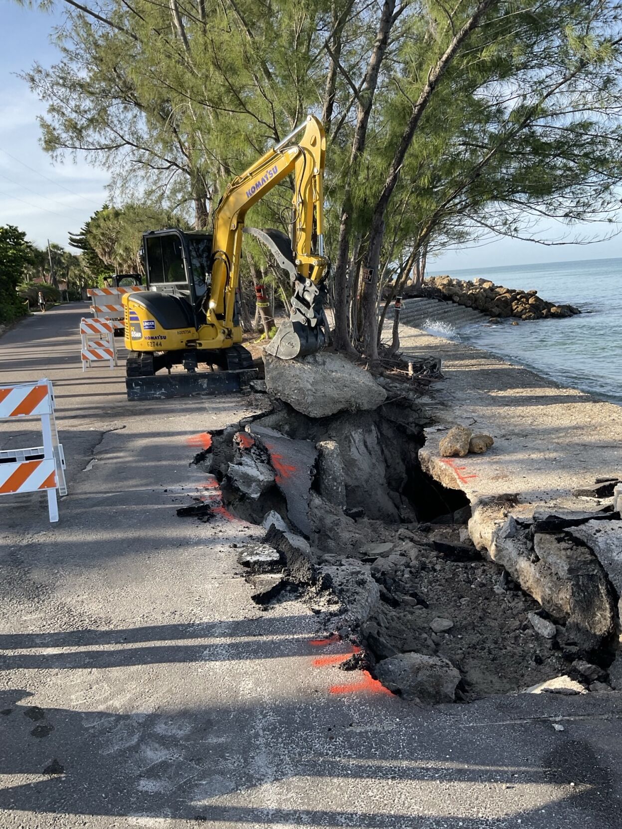 BREAKING NEWS: Void closes down Casey Key Road | News | yoursun.com