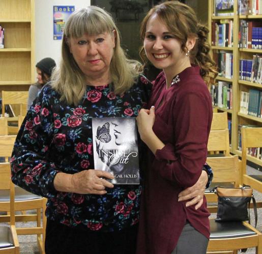 Author signs new book at Frostproof library | Newsarchives | yoursun.com