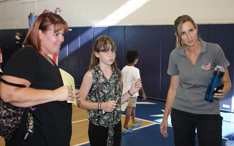 HCMS students get ready for class | News Archives | yoursun.com