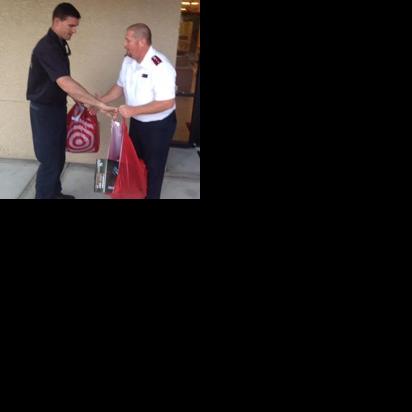 Deputies, firefighters spread holiday cheer | News Archives | yoursun.com