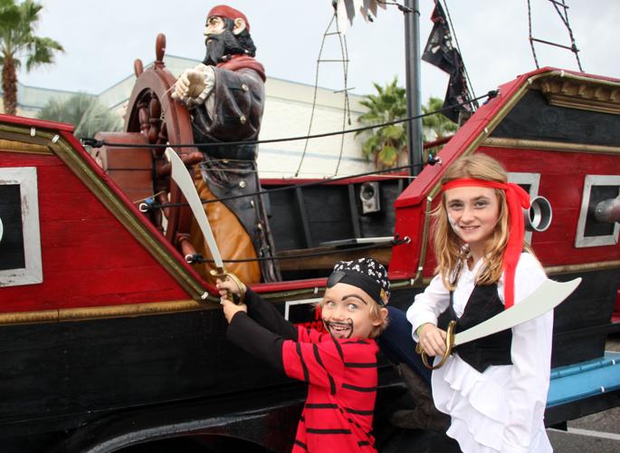 Pirates invade Port Charlotte Town Center | News Archives | yoursun.com