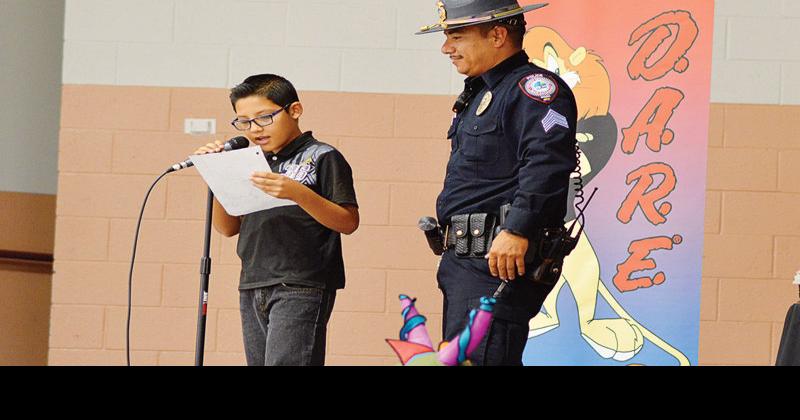 DARE grads receive certificates | Features | yumasun.com