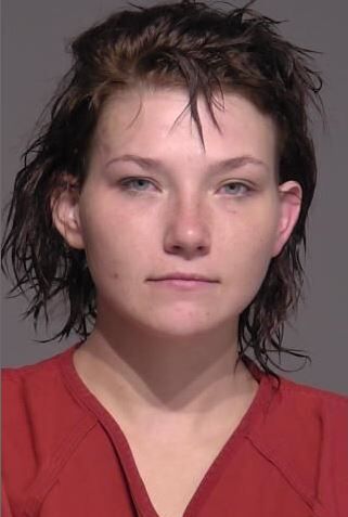 Joeline Sovine | Bajo El Sol | yumasun.com